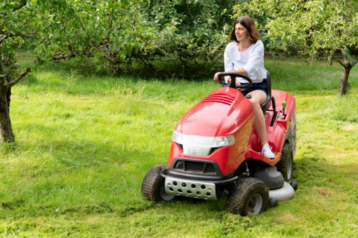 4 Different Types of Ride On Mowers - Buy Cement Mixers - Concrete ...